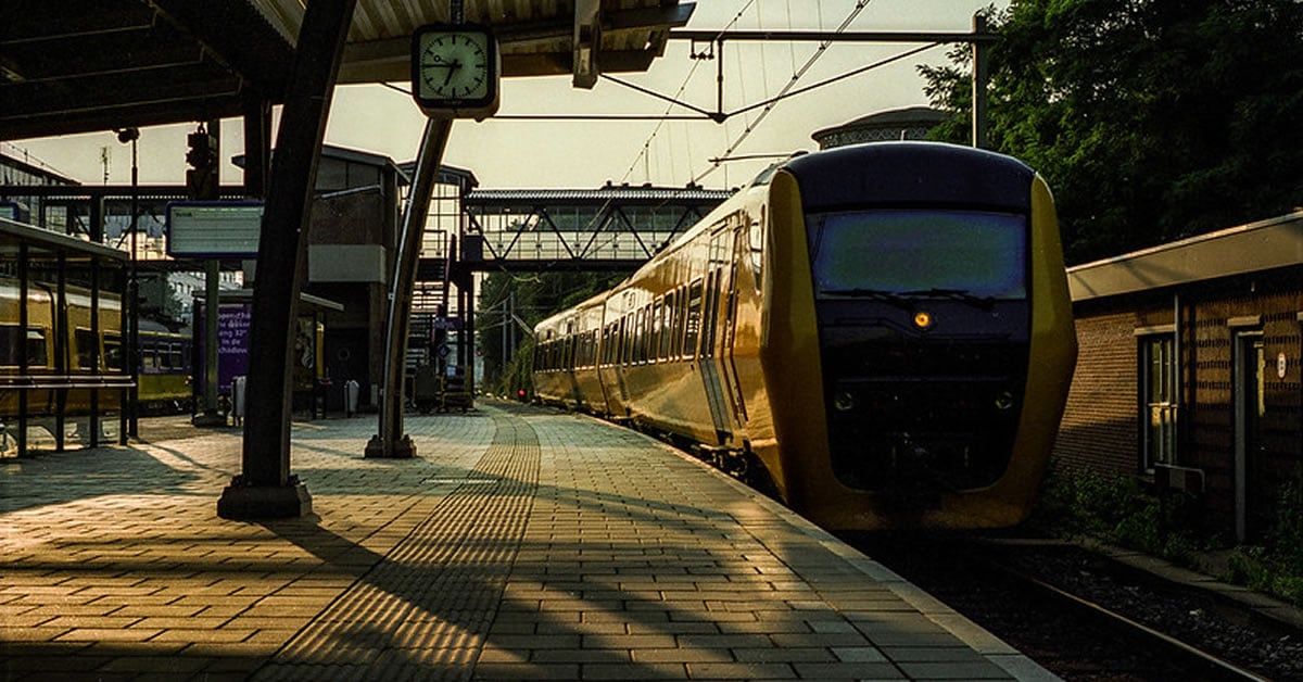 Here's Why DC Is Used in Most Trains Over AC