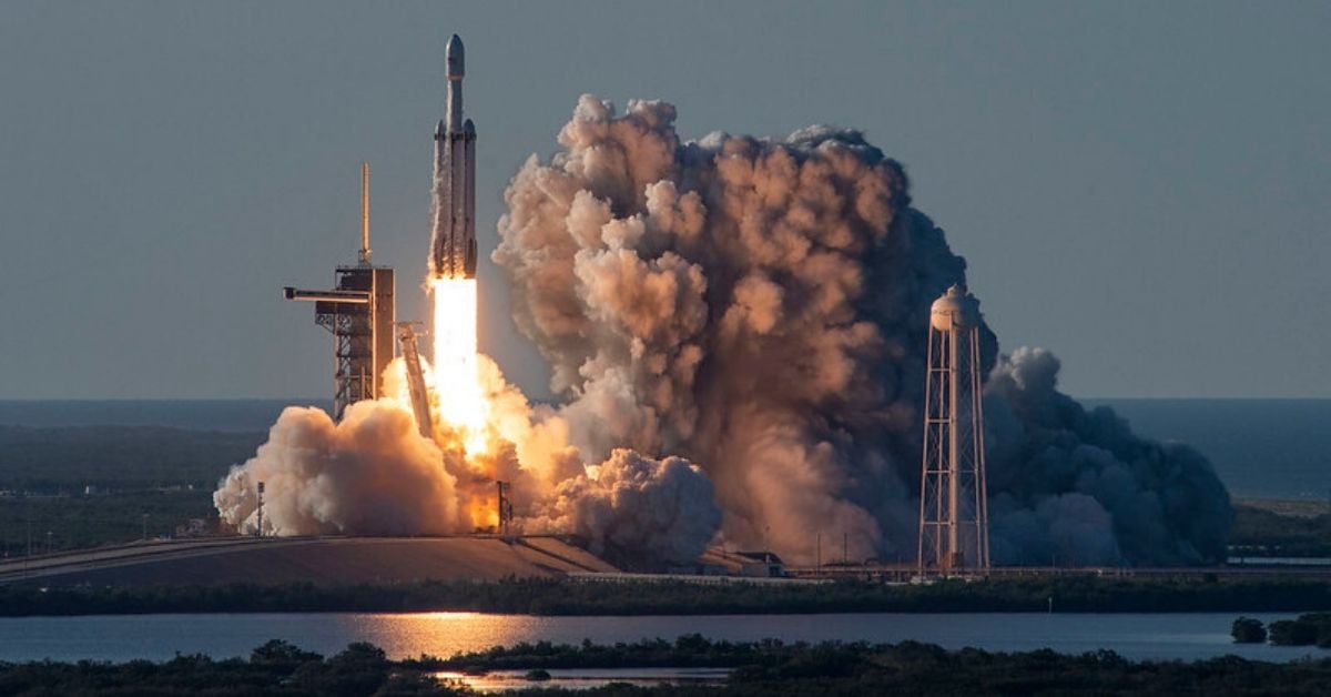 SpaceX Wins FCC Approval for 1 Million Starlink Satellite Terminals