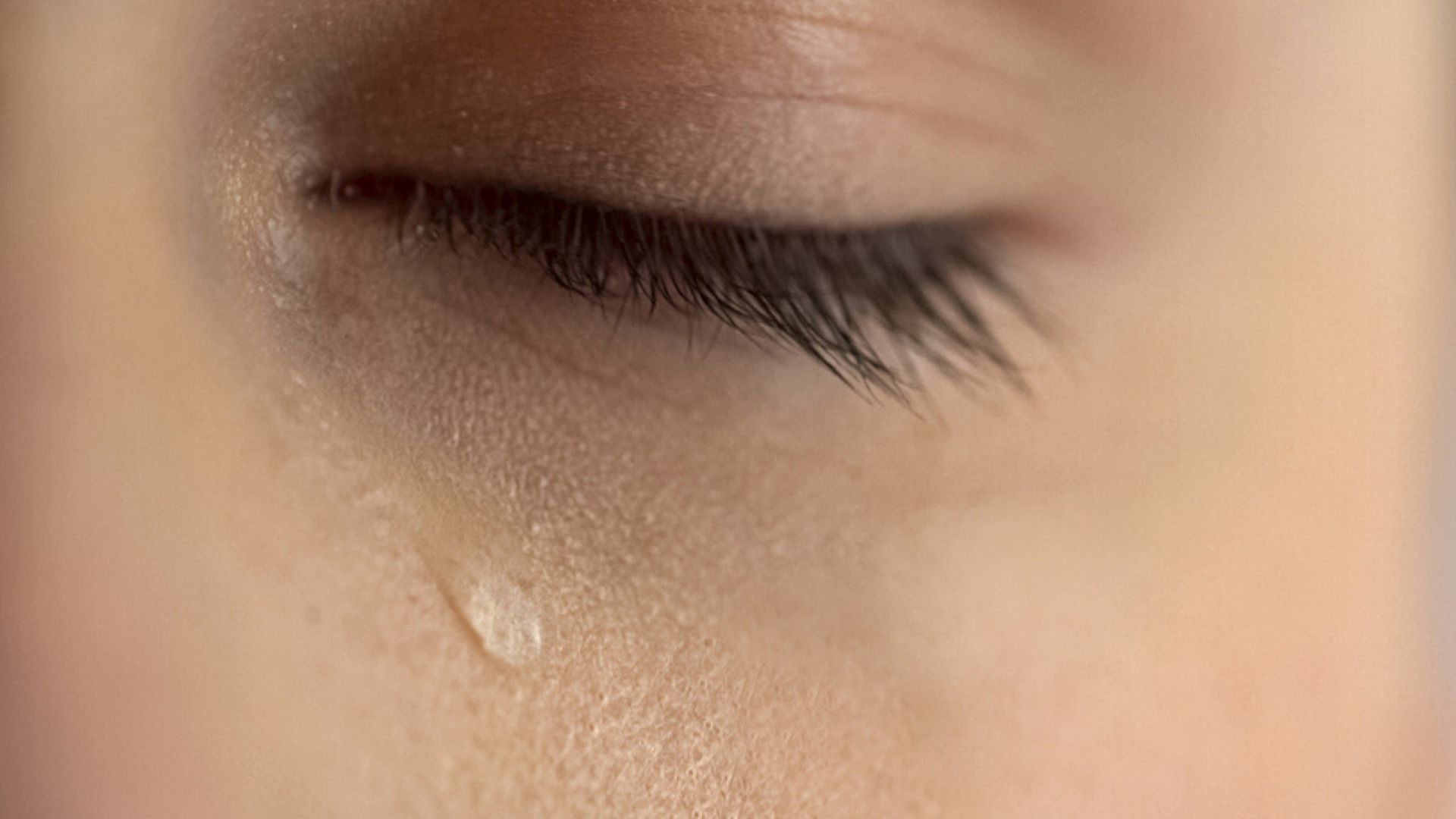 Scientists Grow Functioning Human Tear Glands In a Lab