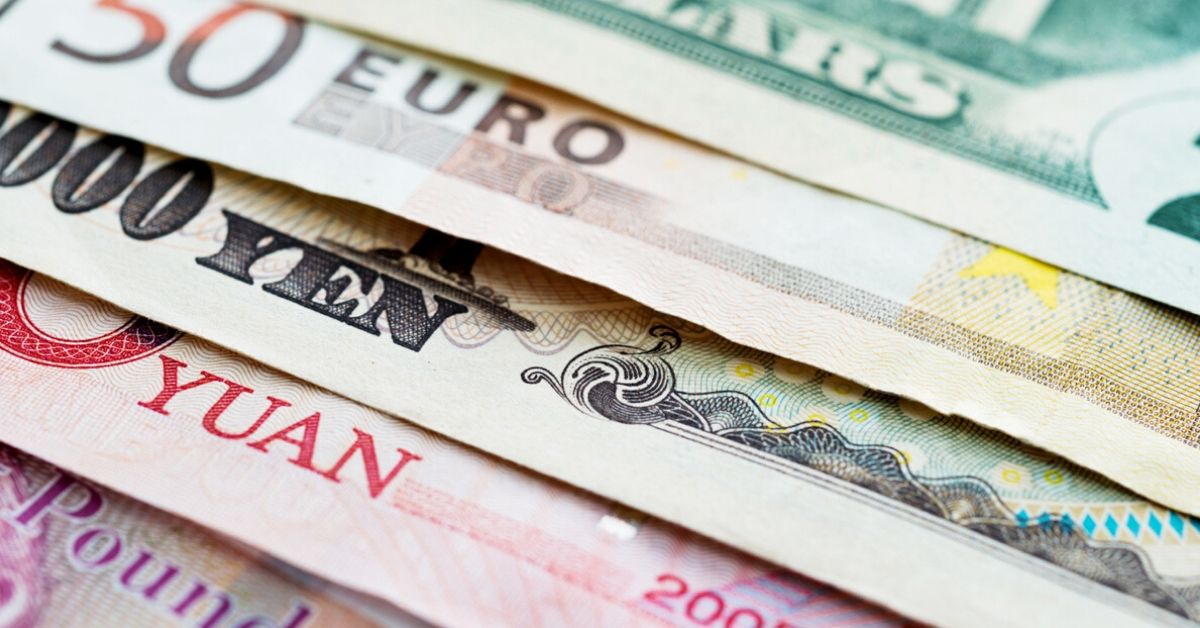 Dirty money: banknotes became contaminated with COVID-19