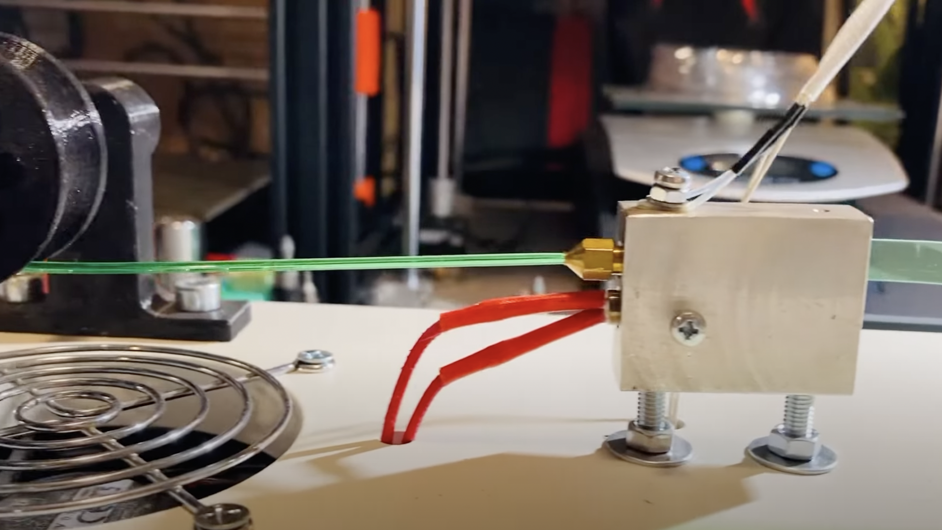 DIY Robot Seamlessly Turns Plastic Bottles Into Filament