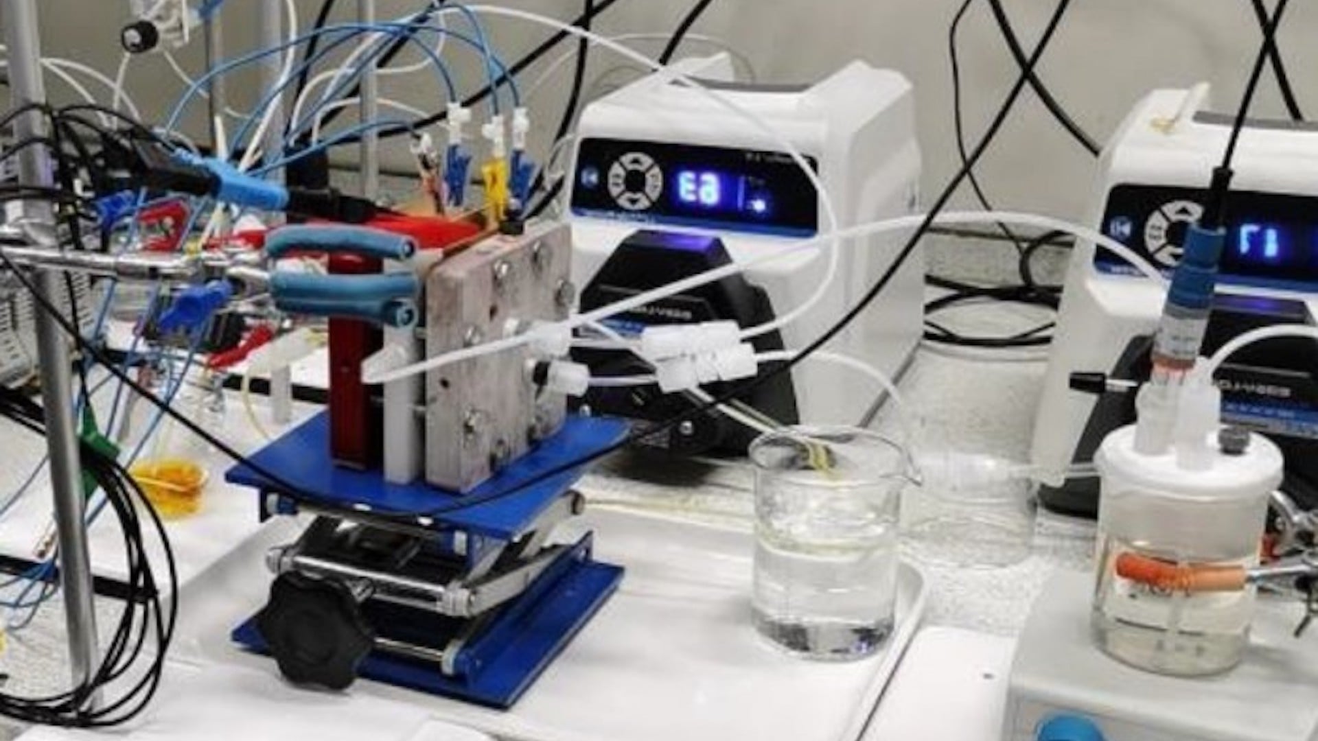 A new type of battery provides low-cost, long-term energy storage