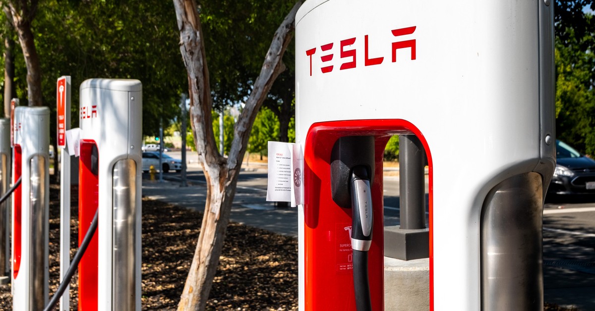 Tesla Sees yet Another Shift in Management: Co-Founder and CTO, JB ...