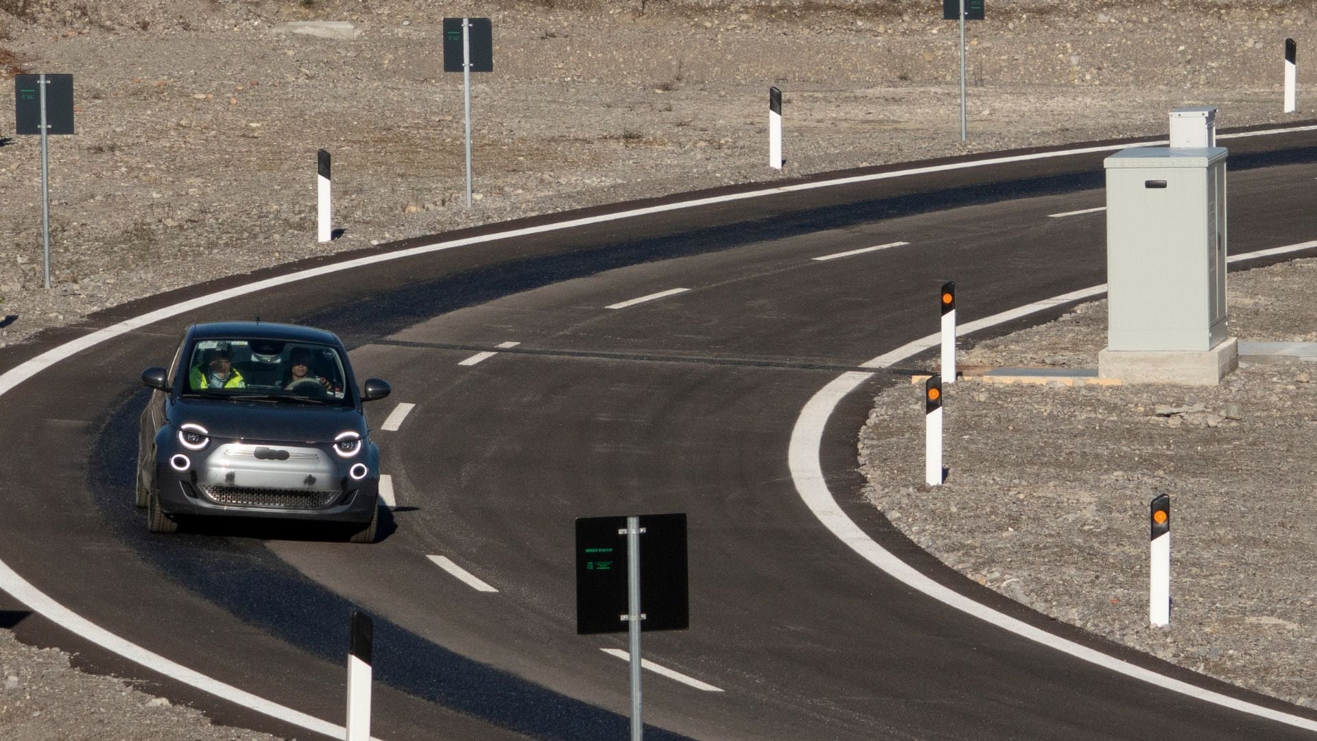 This road can charge EVs and offers an unlimited range