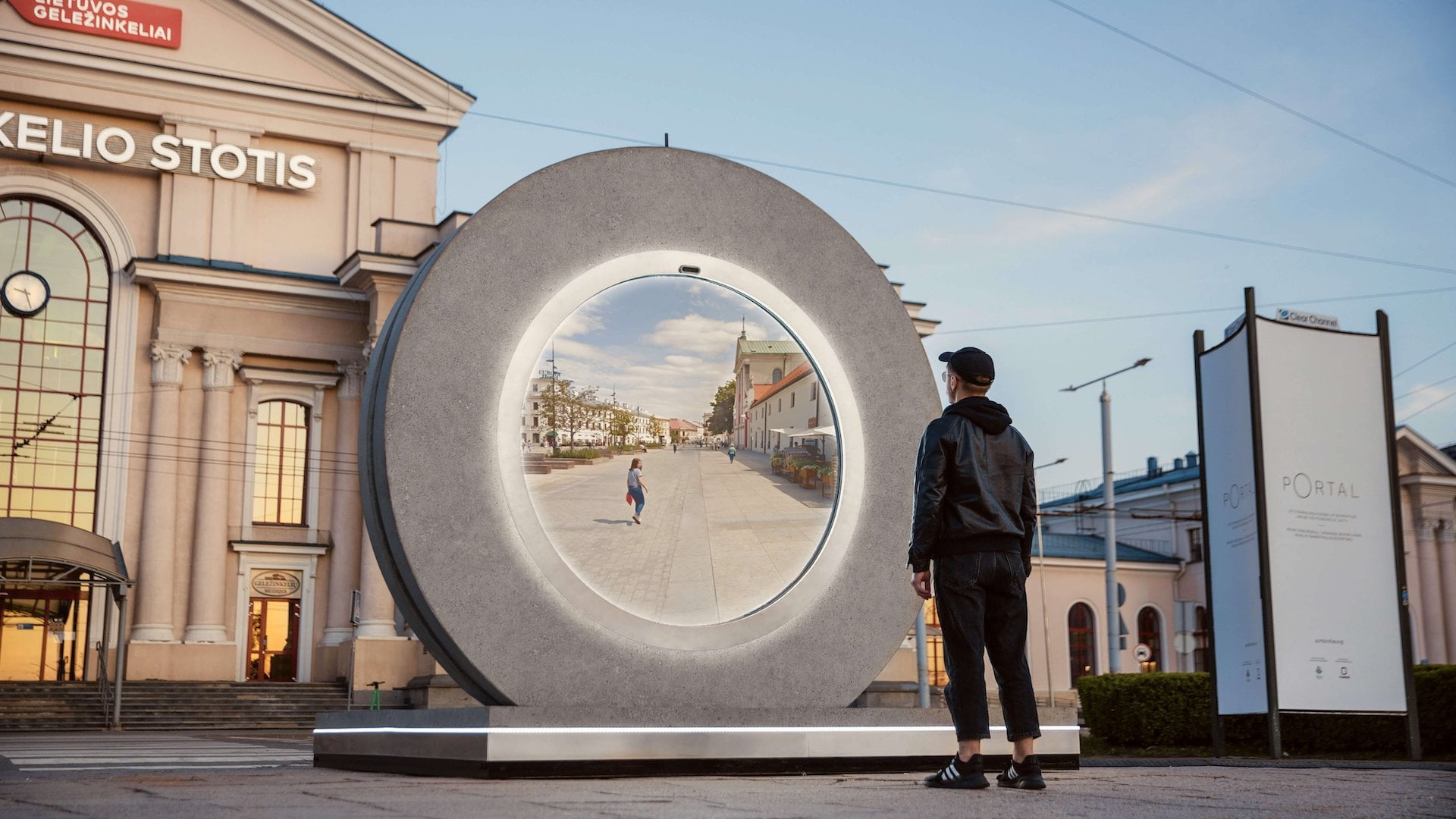 Futuristic Portal 'Brings Unity' to Vilnius and Lublin