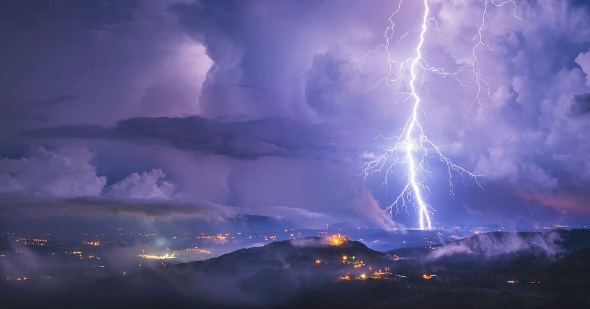 435-Mile 'Megaflash' Lightning Bolt Breaks World Record