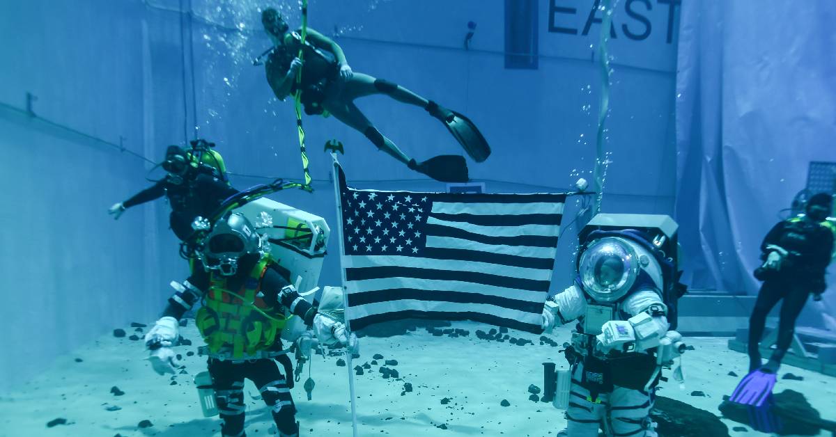NASA Prepares for Its Next Moonwalk Underwater, Pictures Are a Sight to ...