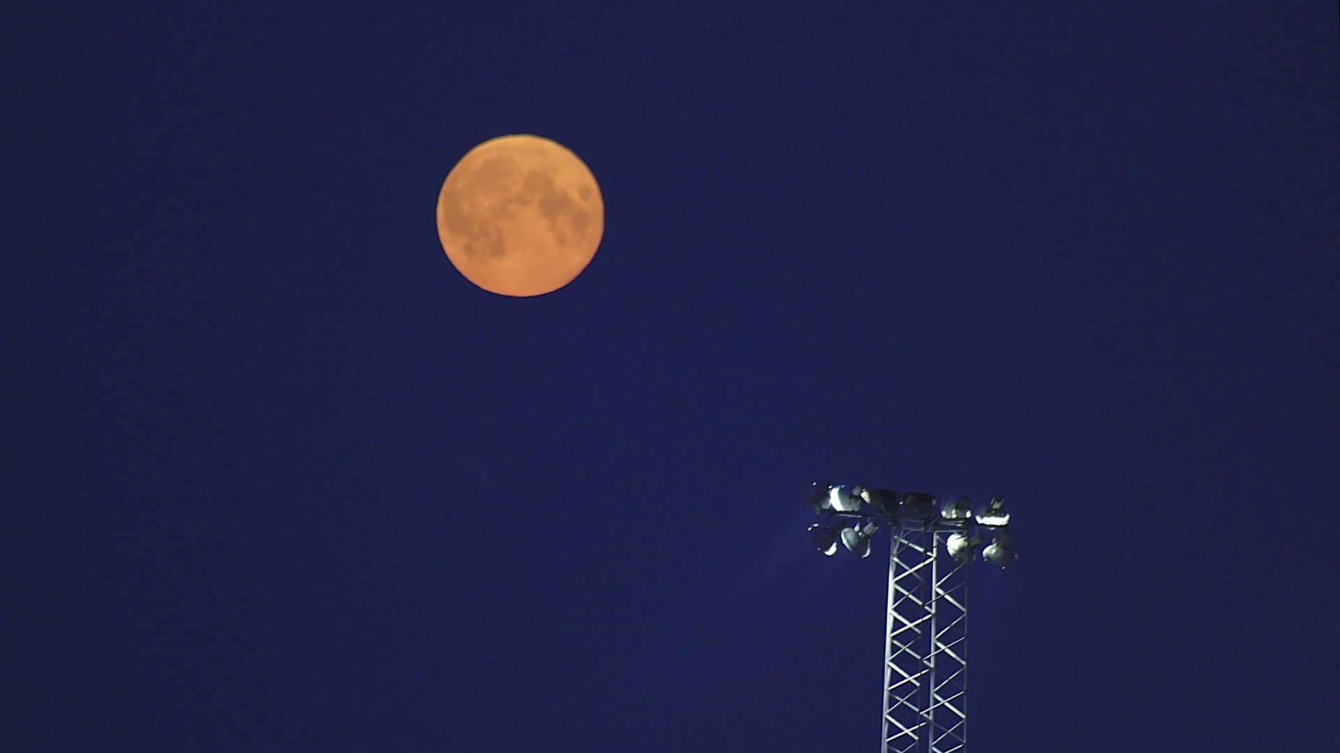 The Moon Tricks Tesla's Full Self-Driving Feature Into Thinking It's a ...