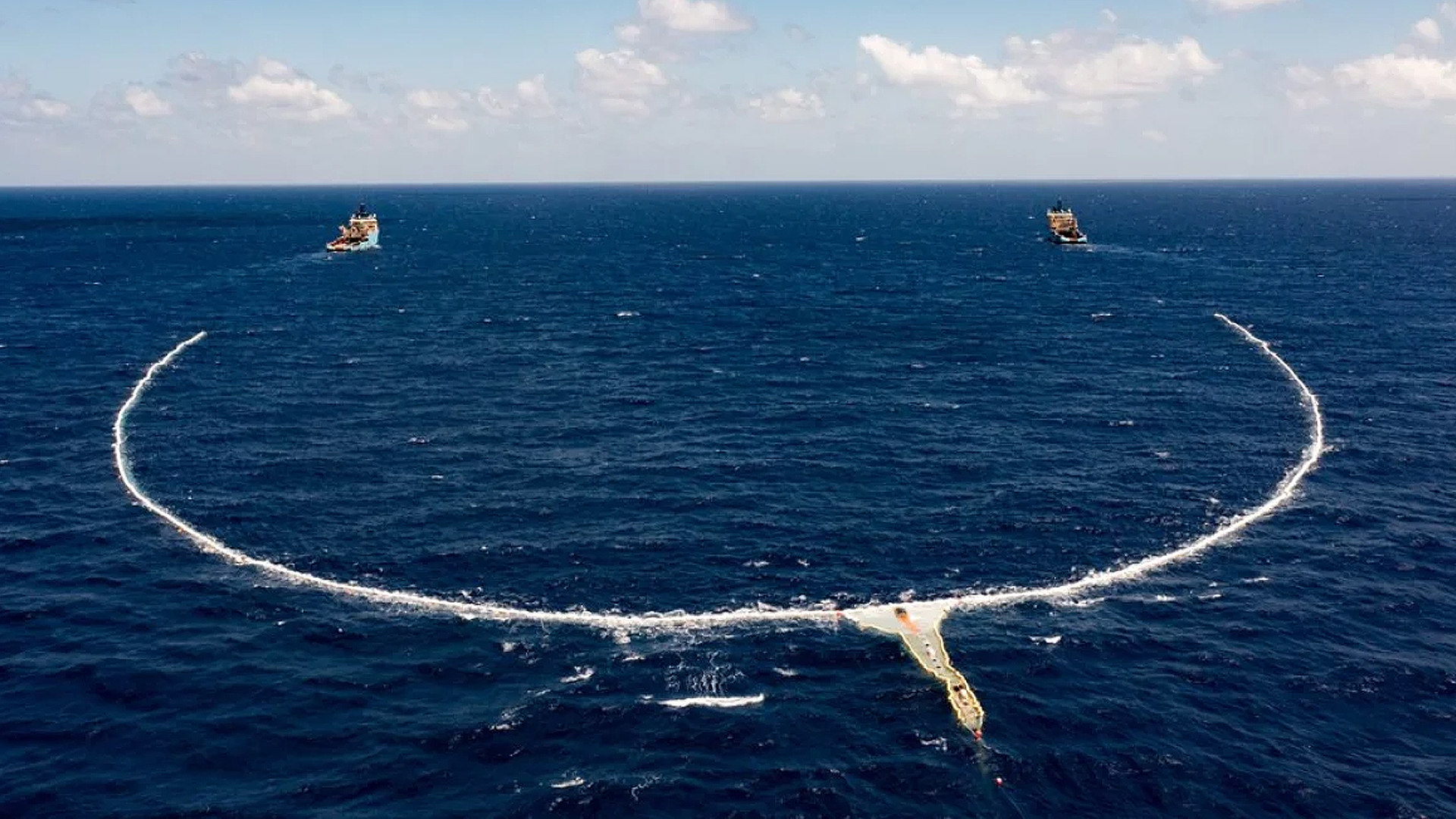 Ocean Cleanup Takes on the Great Pacific Garbage Patch With Its Biggest ...