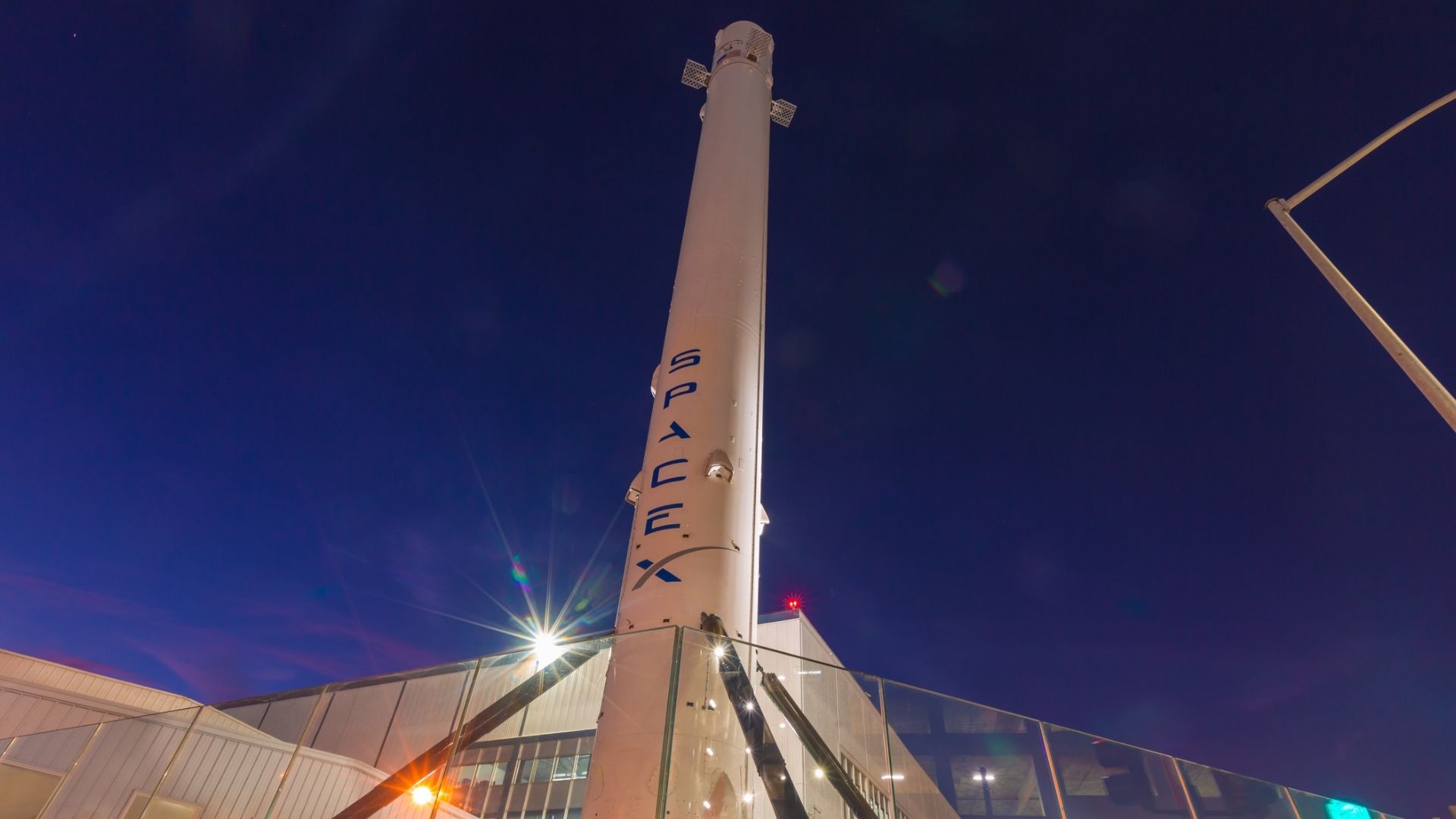SpaceX wants $1.7 billion more, bringing its valuation to roughly $127 ...