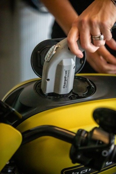 Harley-Davidson Will Offer Free Charging for Its LiveWire Electric ...