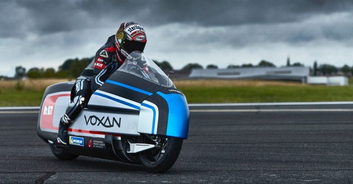 Dry Ice-Cooled Electric Motorcycle Aims for Land Speed World Record