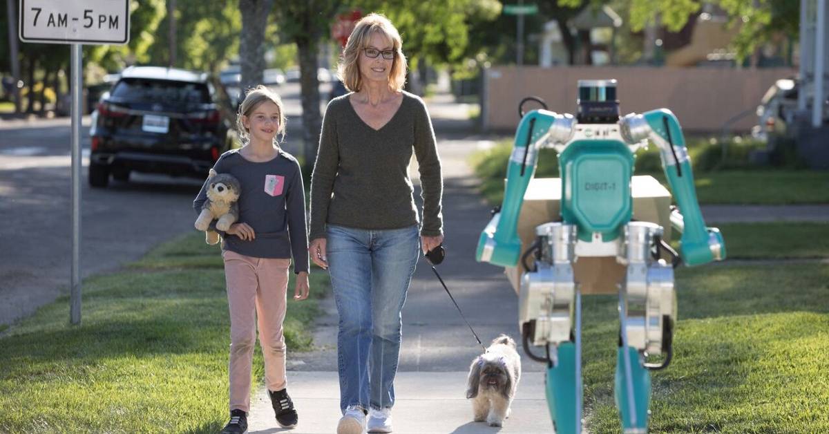 Ford Unveils Two-Legged Robot That Is the Future of Self-Driving Delivery