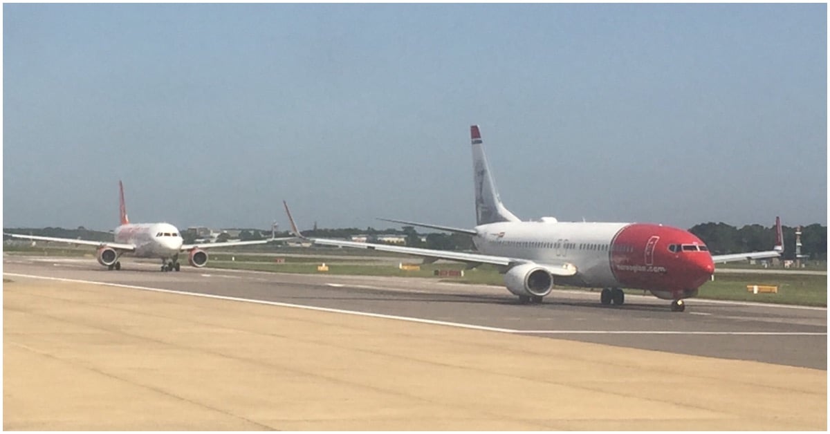 The Future of Aviation: Electric Airplanes Will Decarbonize the ...