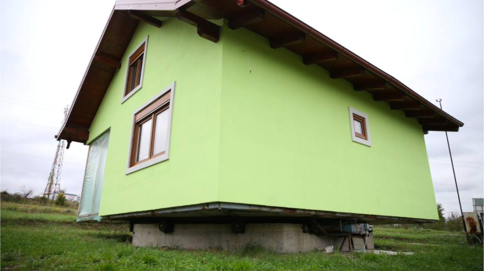 Self-Taught Inventor Built a Rotating House for His Wife to Enjoy ...