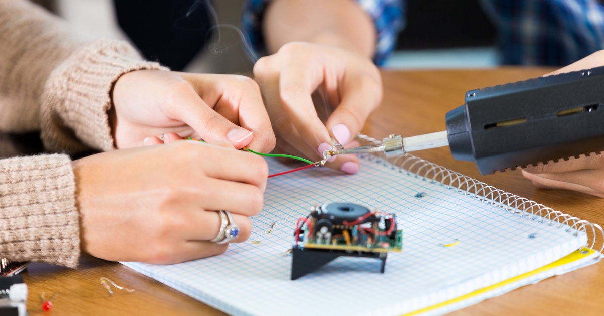 Resources and Courses for High School Students Interested in Engineering