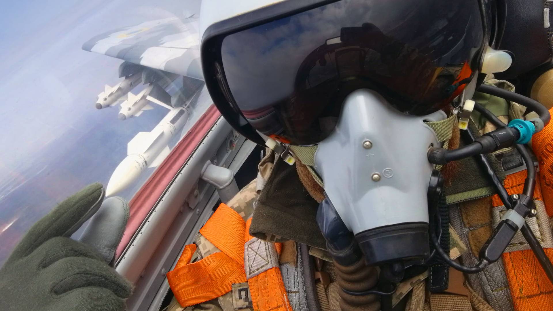 Ukraine's air force shares selfie of famous ‘Ghost of Kyiv’ with a ...