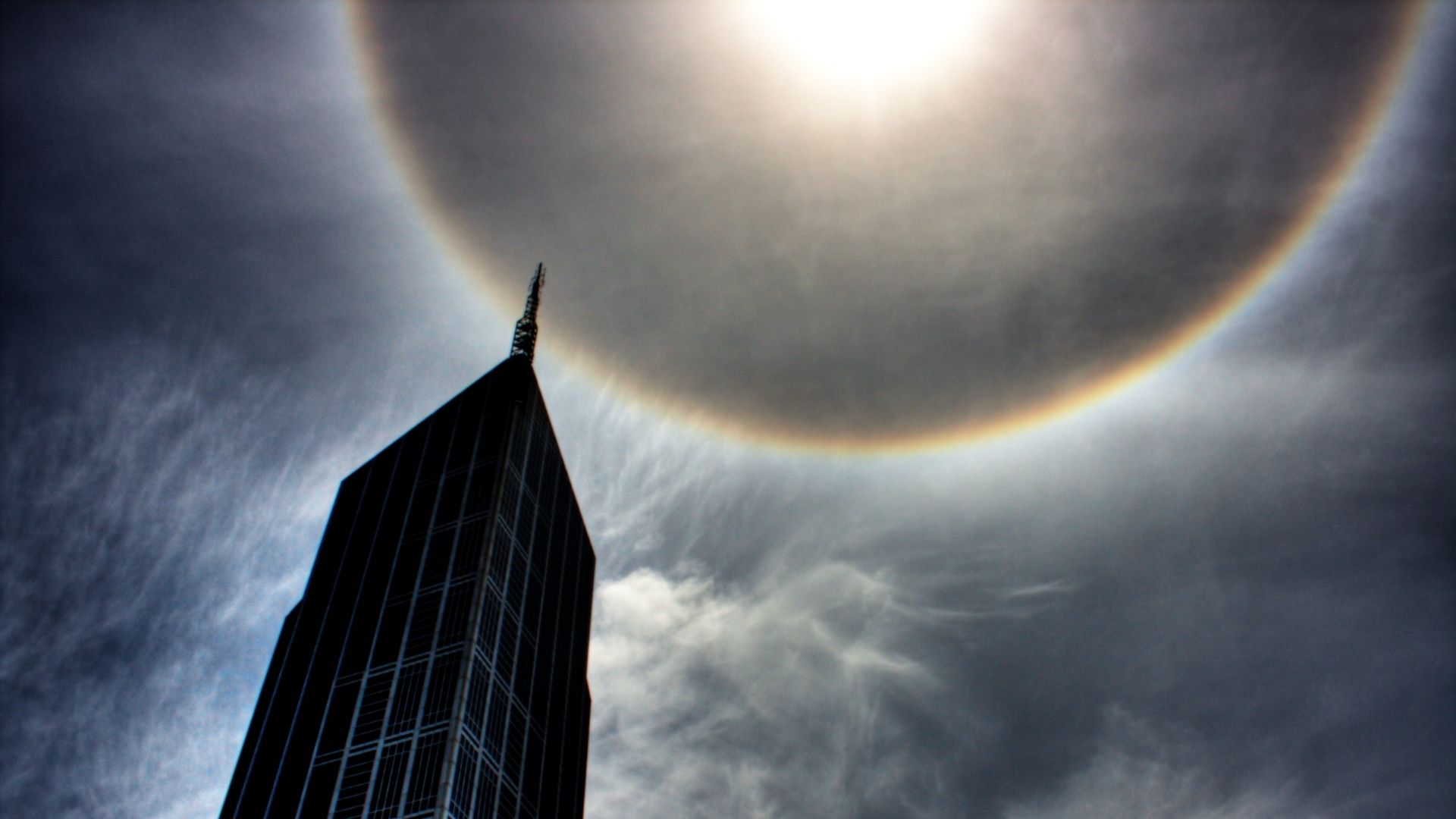 The Strangest Atmospheric Phenomena: From Moon Halos to a Green Flashes