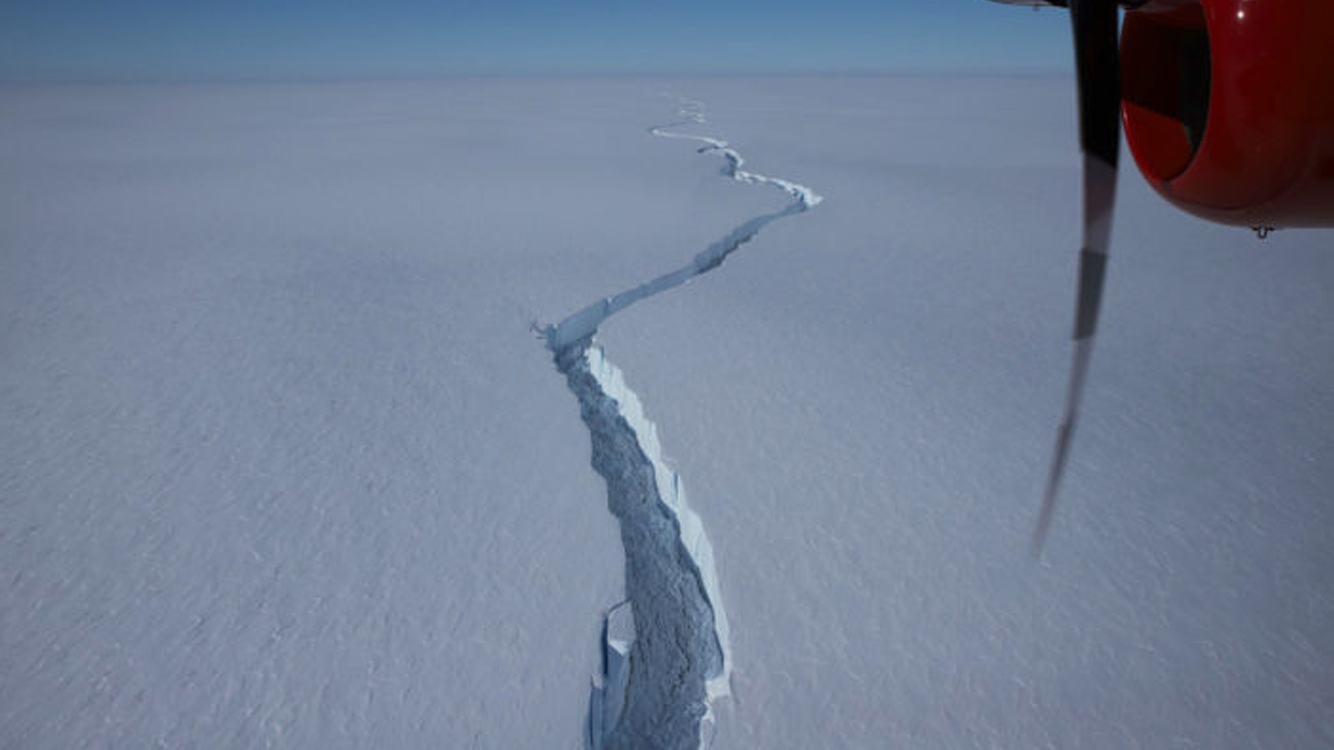 Giant Iceberg Larger Than NYC Breaks off From Shelf in Antarctica