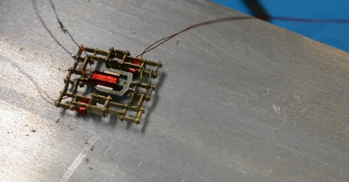 MIT Researchers Build Impressively Small Robot That Can Walk and Build ...