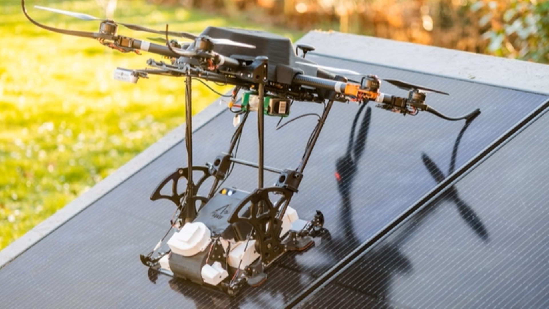 New hexacopter crawls up and down solar panels to remove all dirt