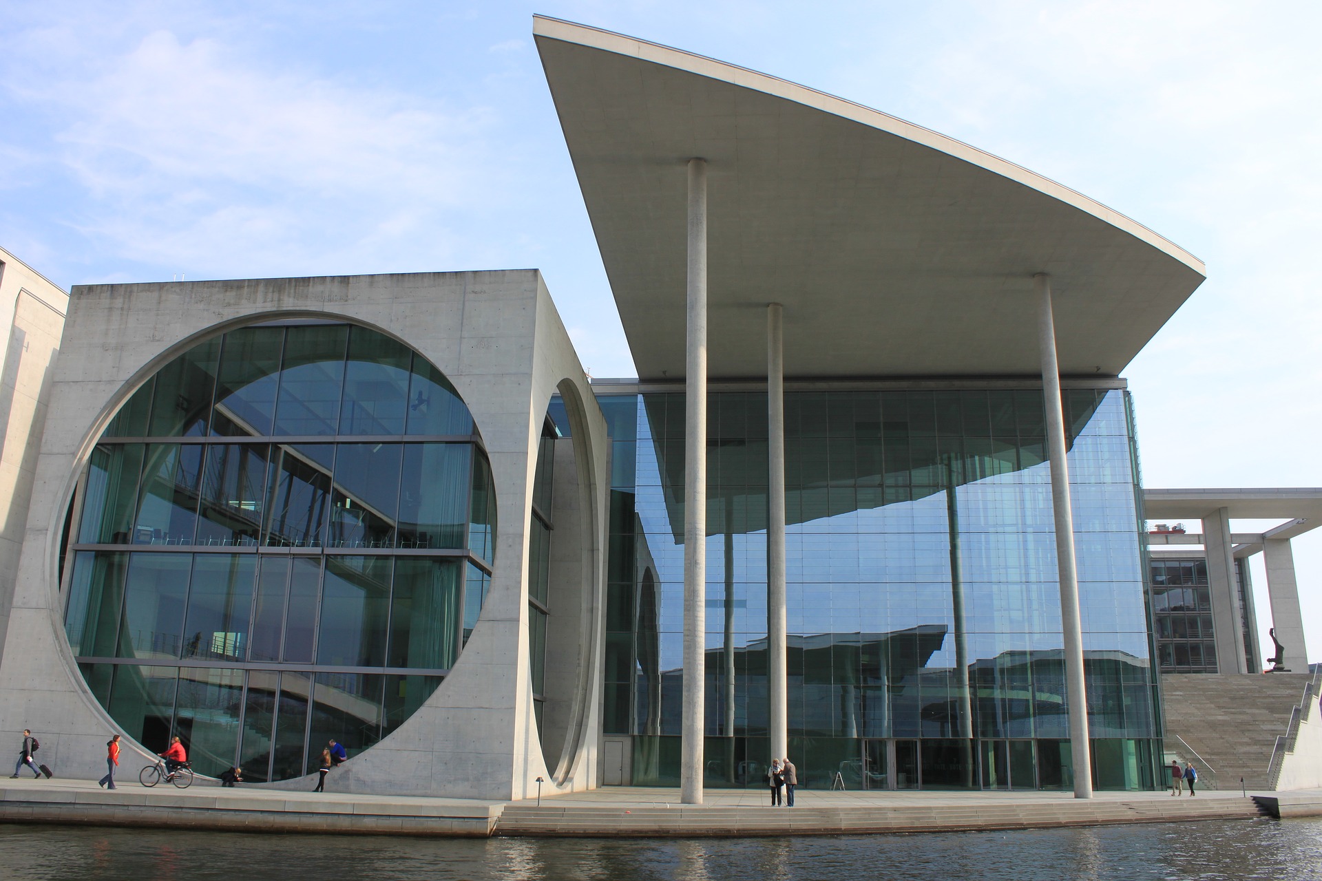 Why Do People Hate Modern Architecture 