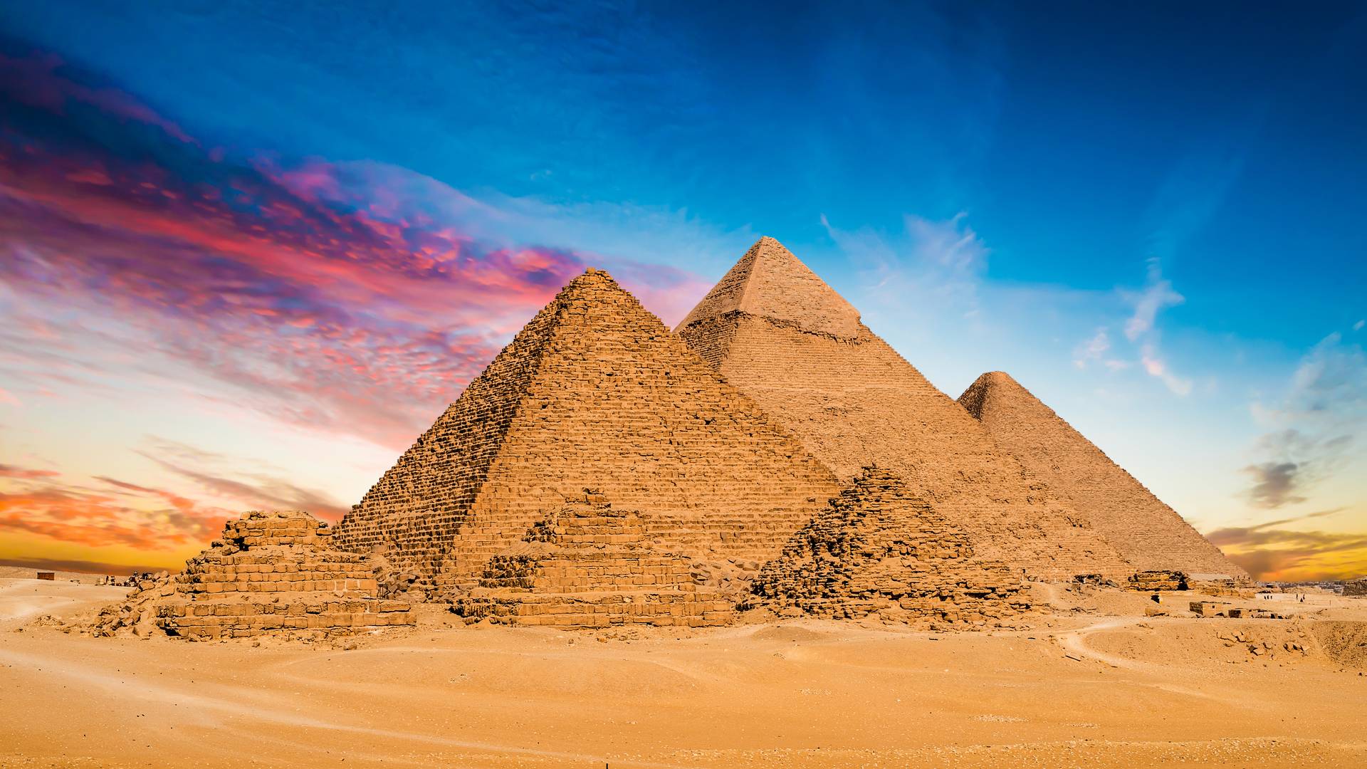 Archeologists plan to scan the Great Pyramid of Giza with cosmic rays