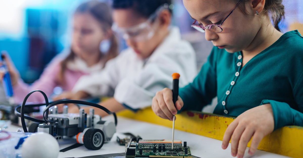 Inspiring Girls with STEAM Power and the Model Renaissance Man