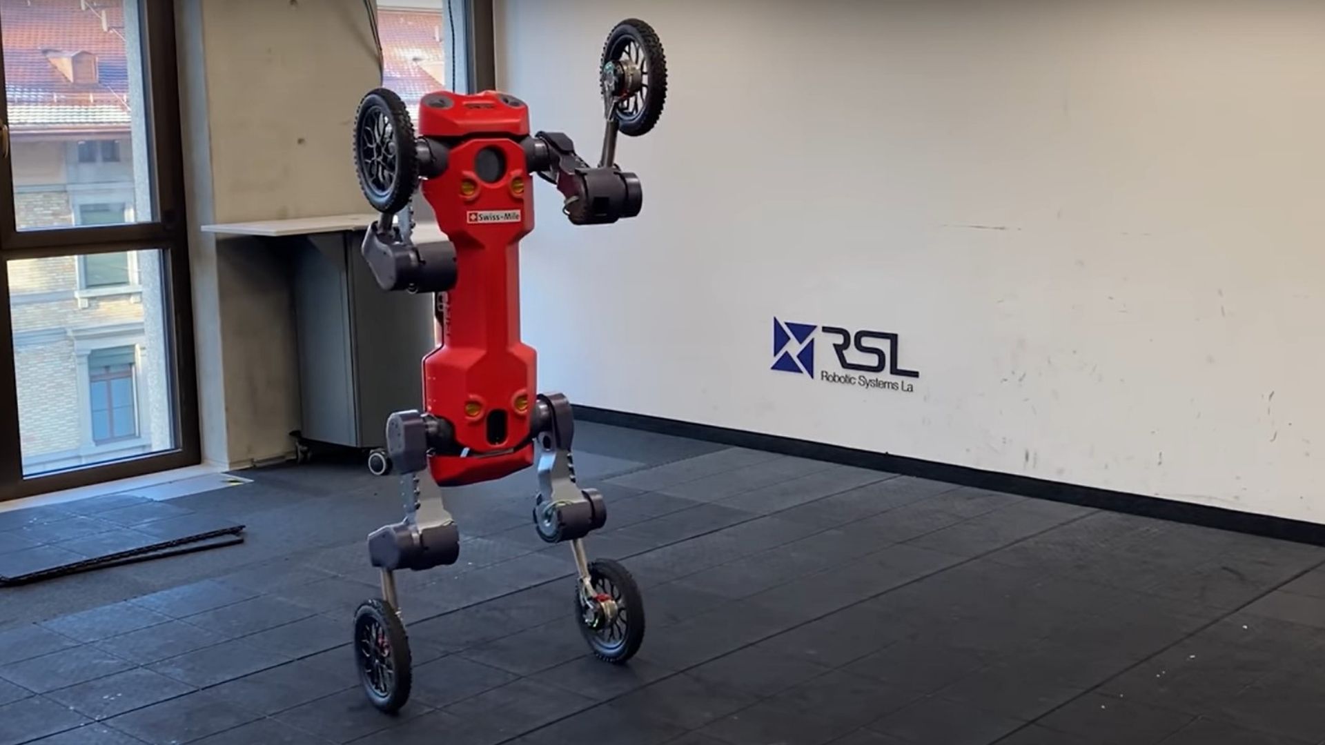 A New 3-in-1 Robot Has Wheels for Feet and Runs for 90 Minutes