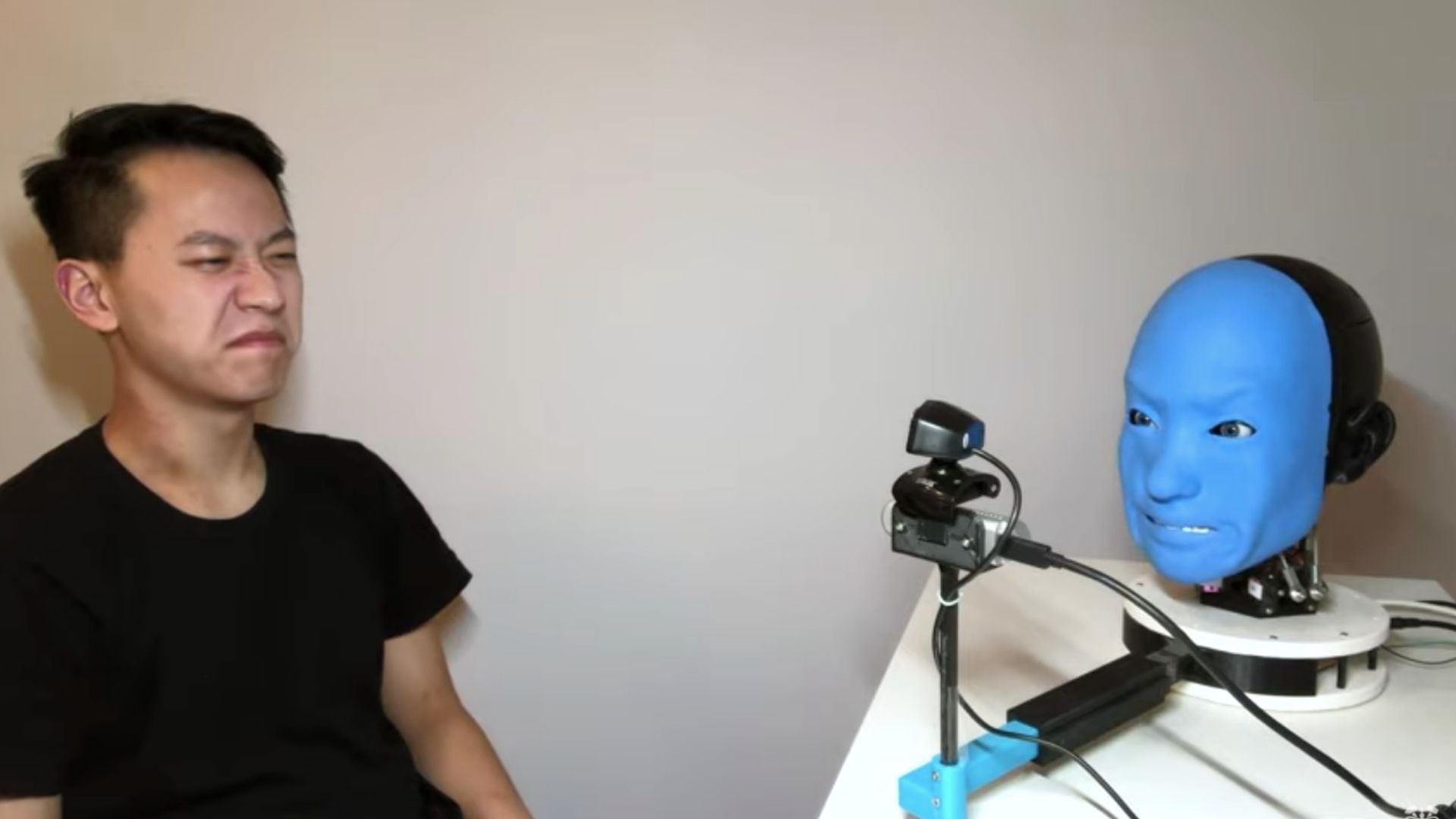 Scientists Teach Robot to Mimic Human Facial Expressions