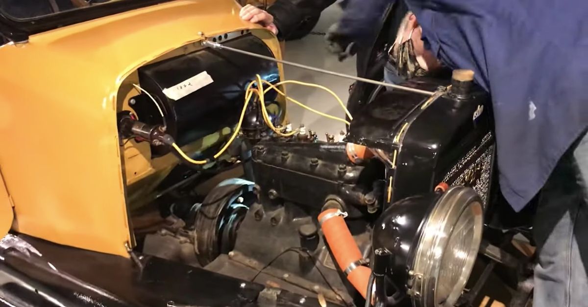 1916 Saxon Model 14's Engine Comes to Life after 50 Years