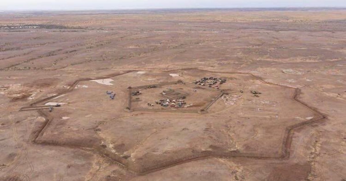 French Army Revives Medieval Star Fort Patterns in North Africa