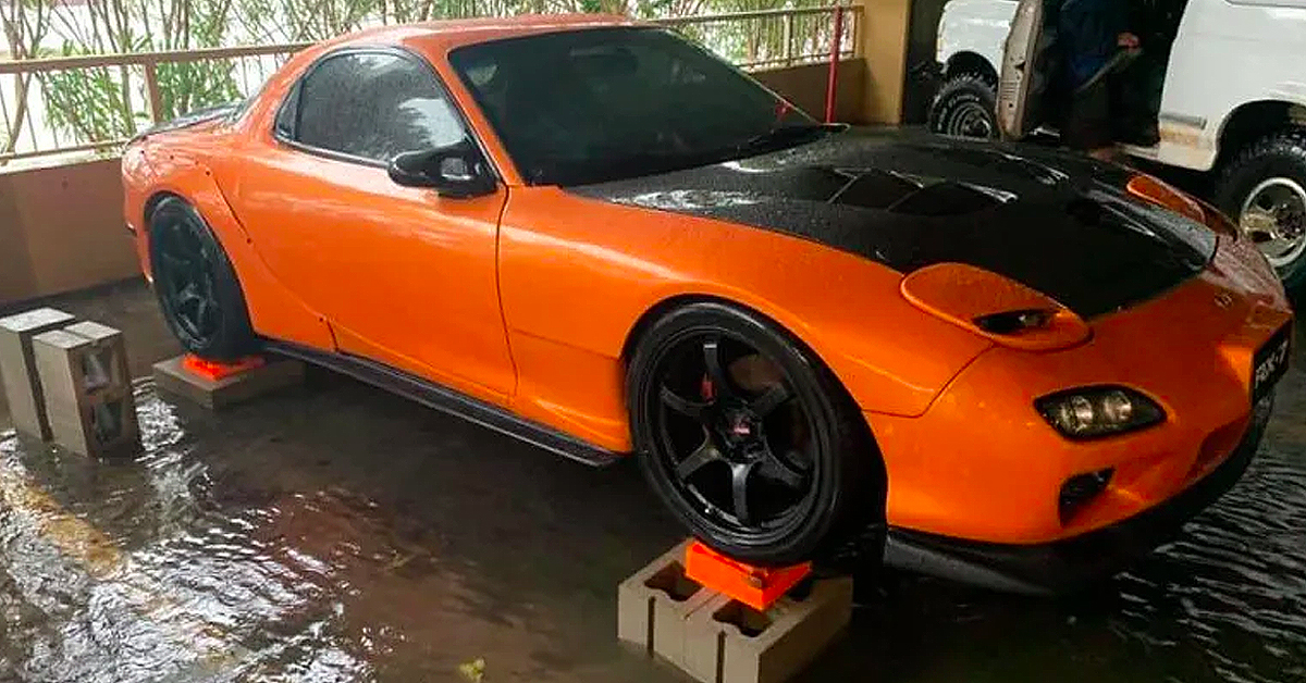 Mississippi Hero Rescues Stranger's Mazda RX-7 From a Flood