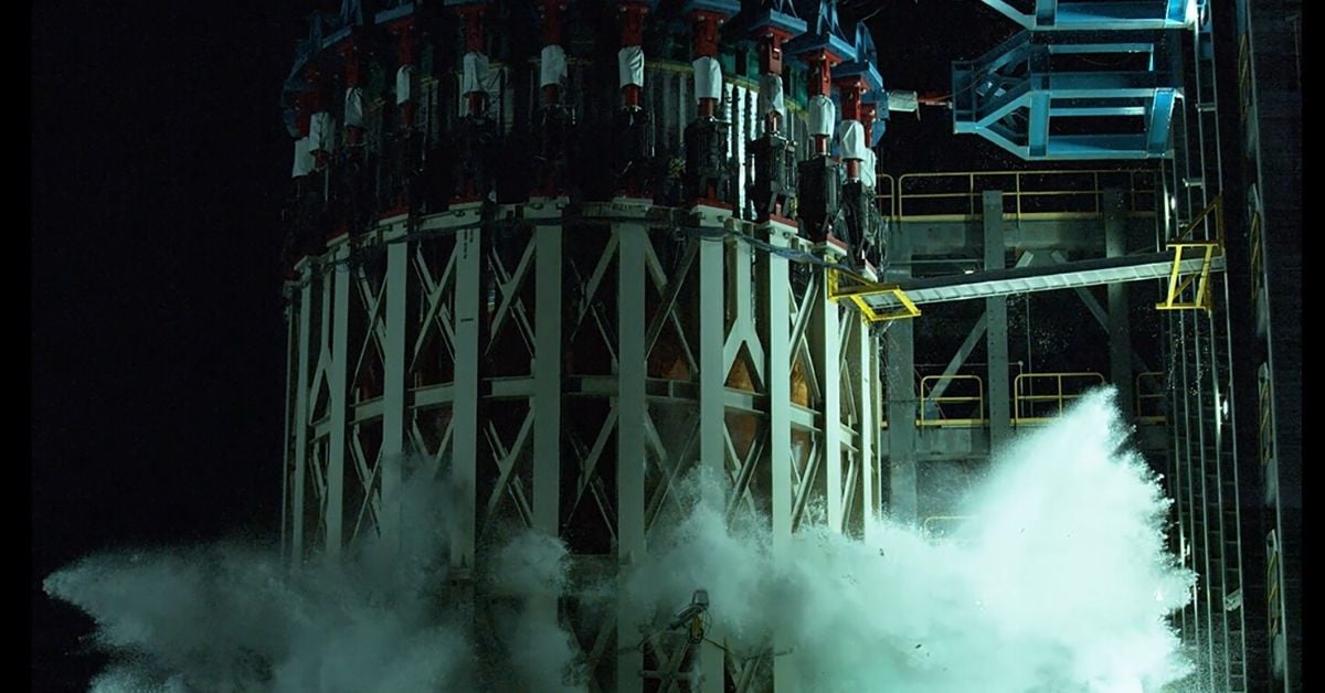NASA Successfully Fails a Liquid-Oxygen Rocket Tank