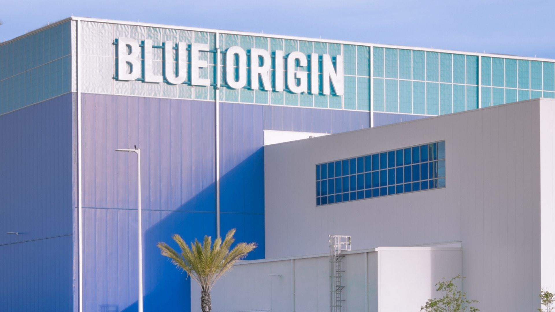 Blue Origin Offers NASA $2 Billion to Get Back in Race for Moon Lander ...