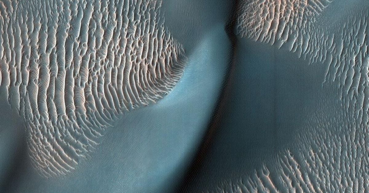 NASA Celebrates 15 Years of Mars Orbiter With Spectacular Images