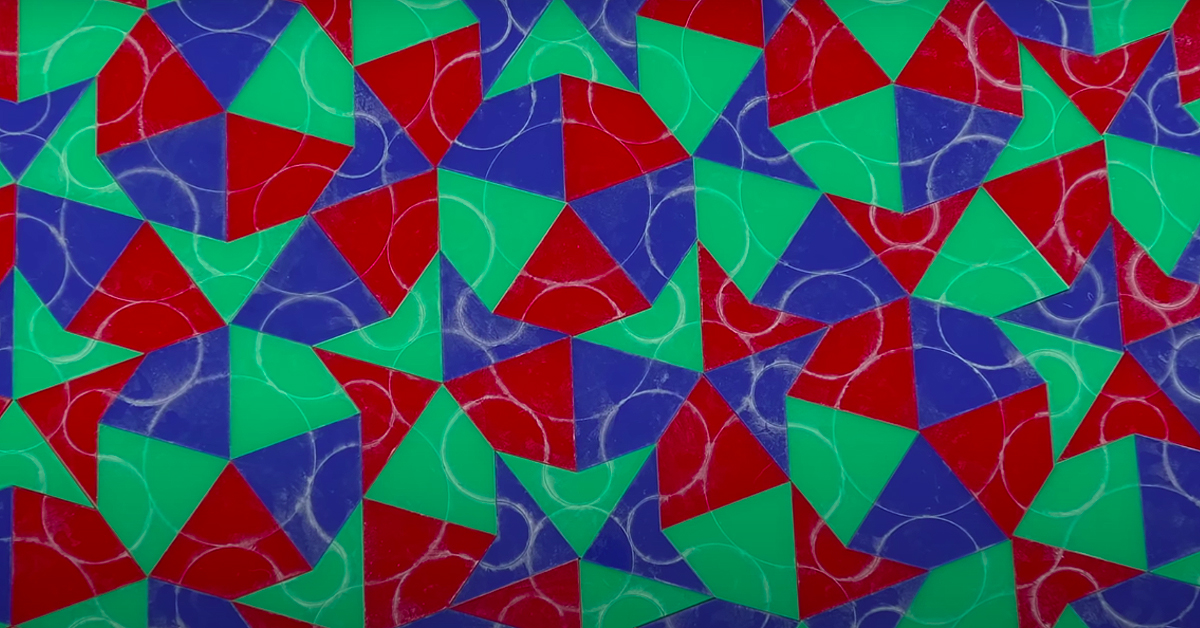 Impressive Math Behind the Infinite Pattern That Never Repeats