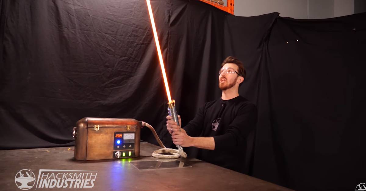 YouTubers Build World's First Protosaber: a Real Burning Star Wars ...