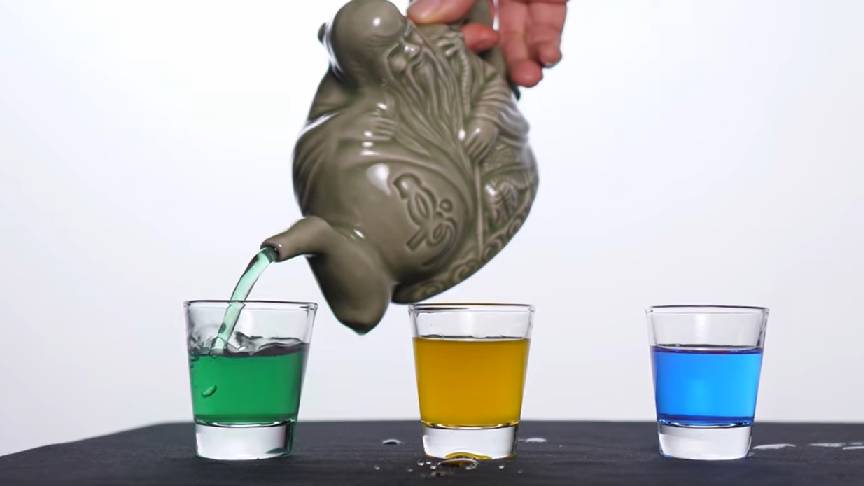 This Is How the Assassin's Teapot Works