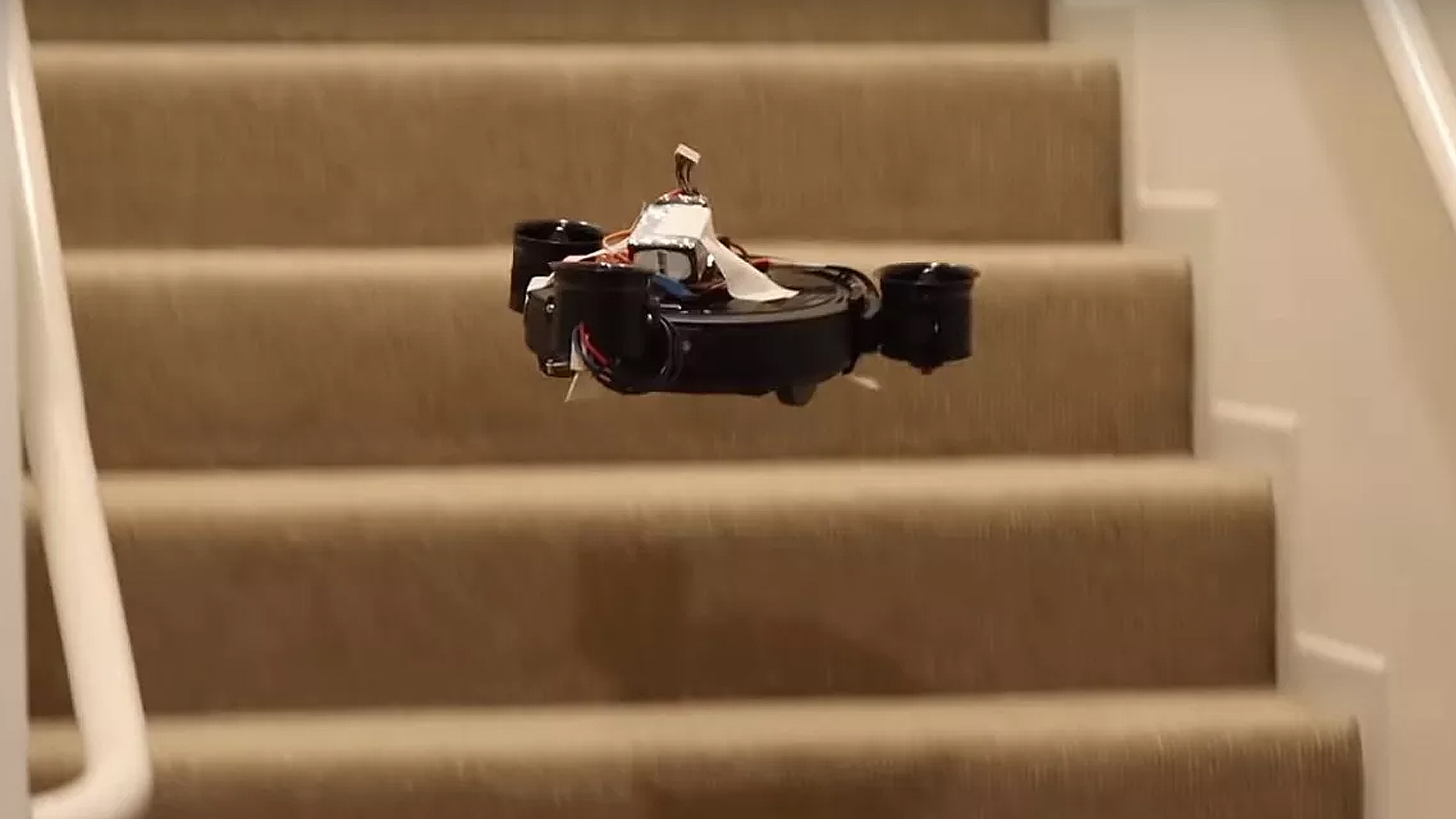 Engineer Turns Robotic Vacuum Cleaner Into a Drone