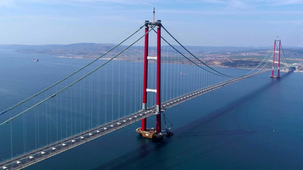 The brilliant engineering behind the longest suspension bridge in the world