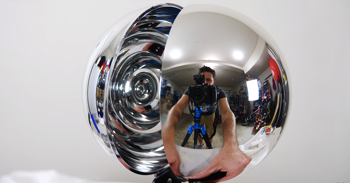 Watch How Trippy It Looks Inside a Spherical Mirror
