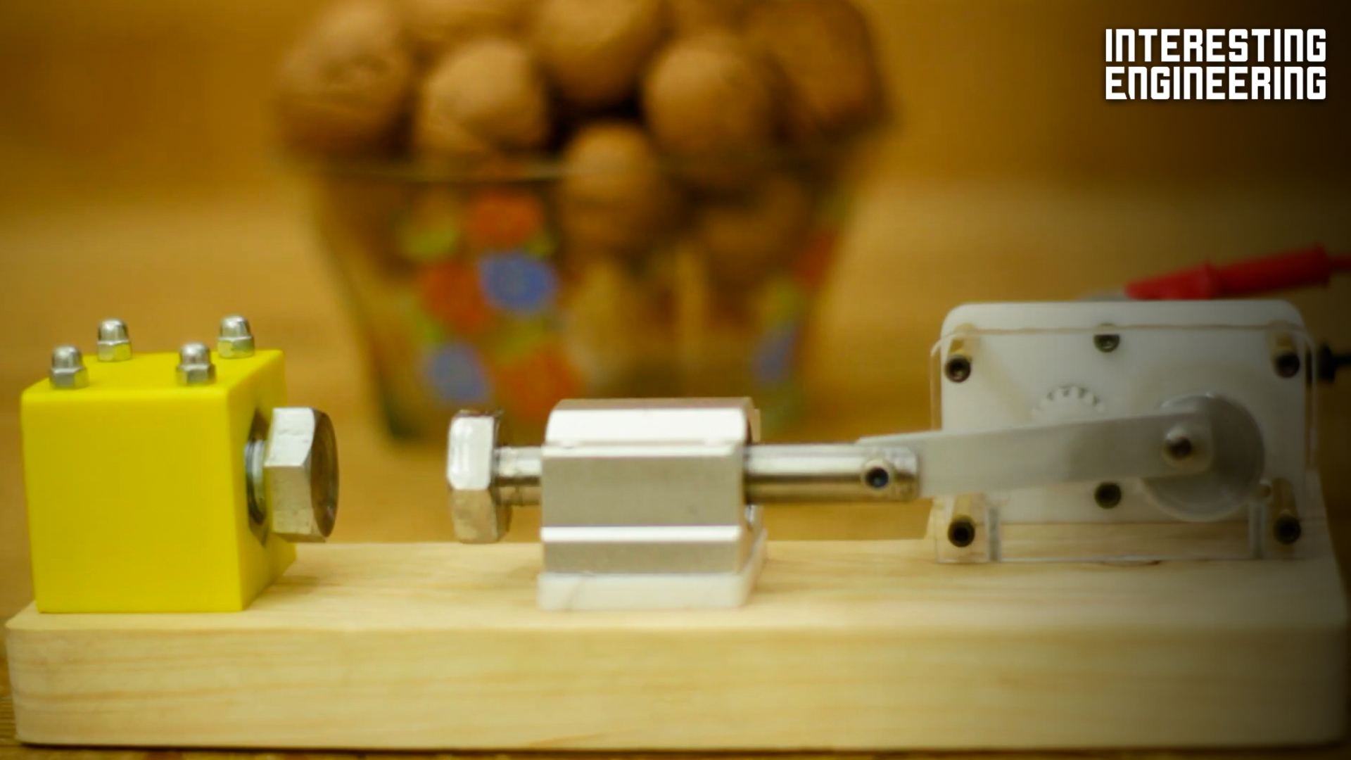 Make Your Own Reciprocating Walnut Nutcracker With This Guide