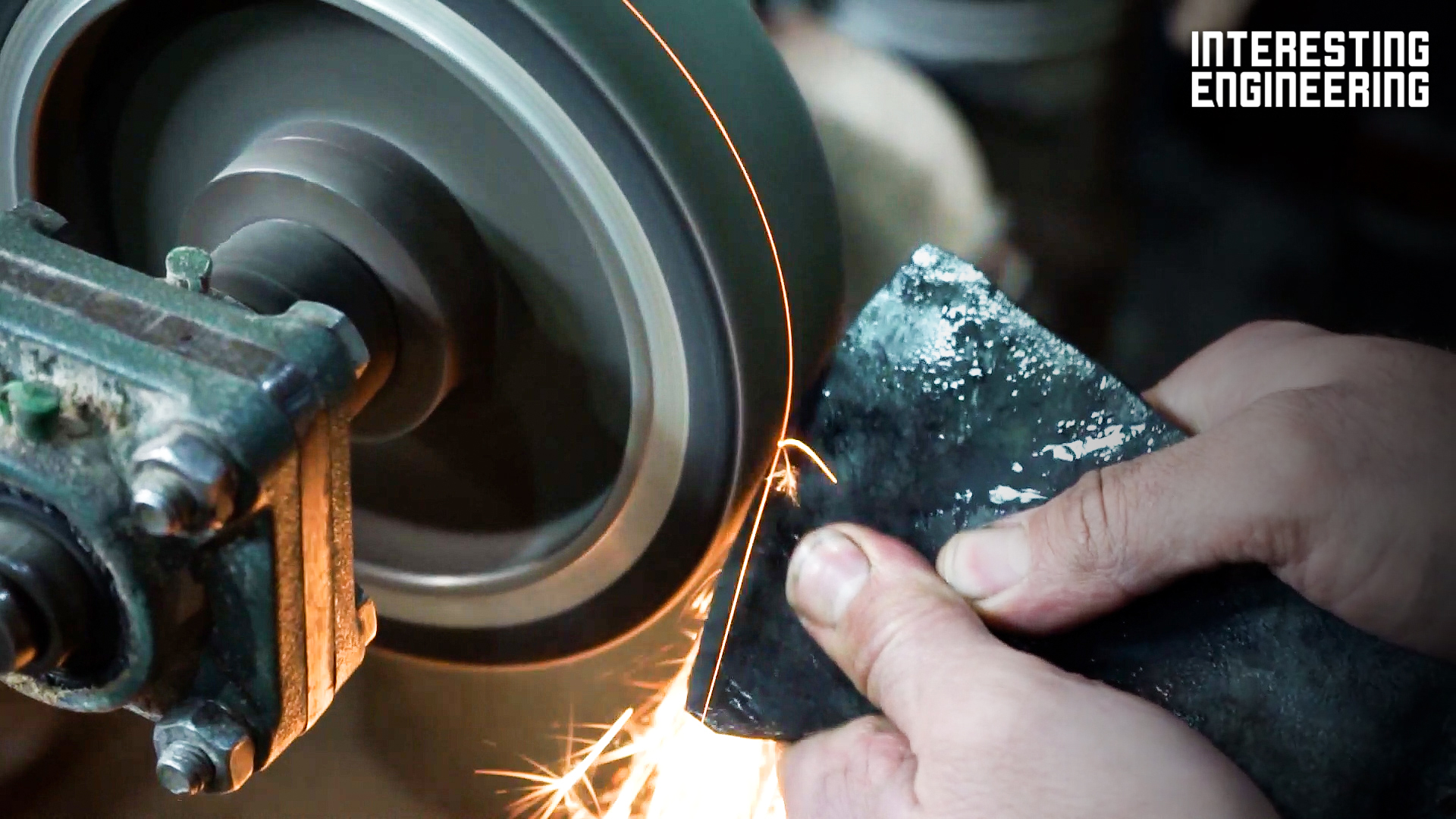 How a Master Blacksmith Turns Metal into a Beautiful Axe