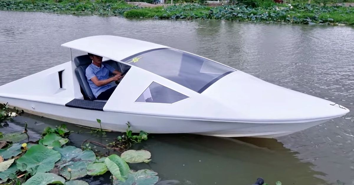 A DIY man built his own yacht with scrap materials in just 90 days